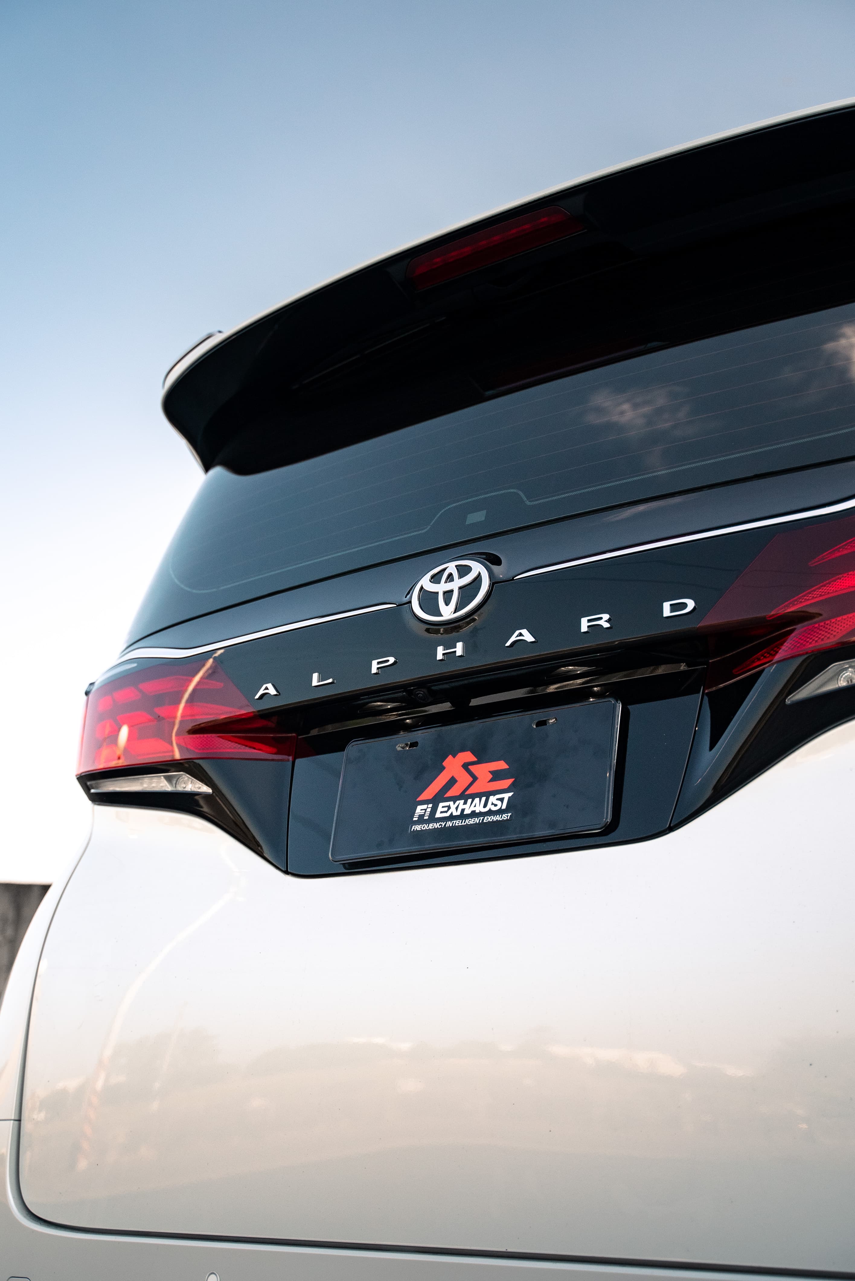 Toyota AH40 Alphard 2.5 Hybrid E-Four - Fi排氣管